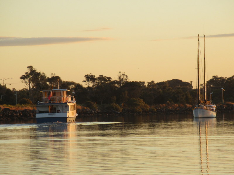 Day 15 – Best morning tea ever in Yamba | Leave Without Pay